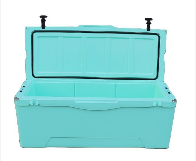 Wheeled Roto Molded Ice Box For Outdoor Activities 180 Liters